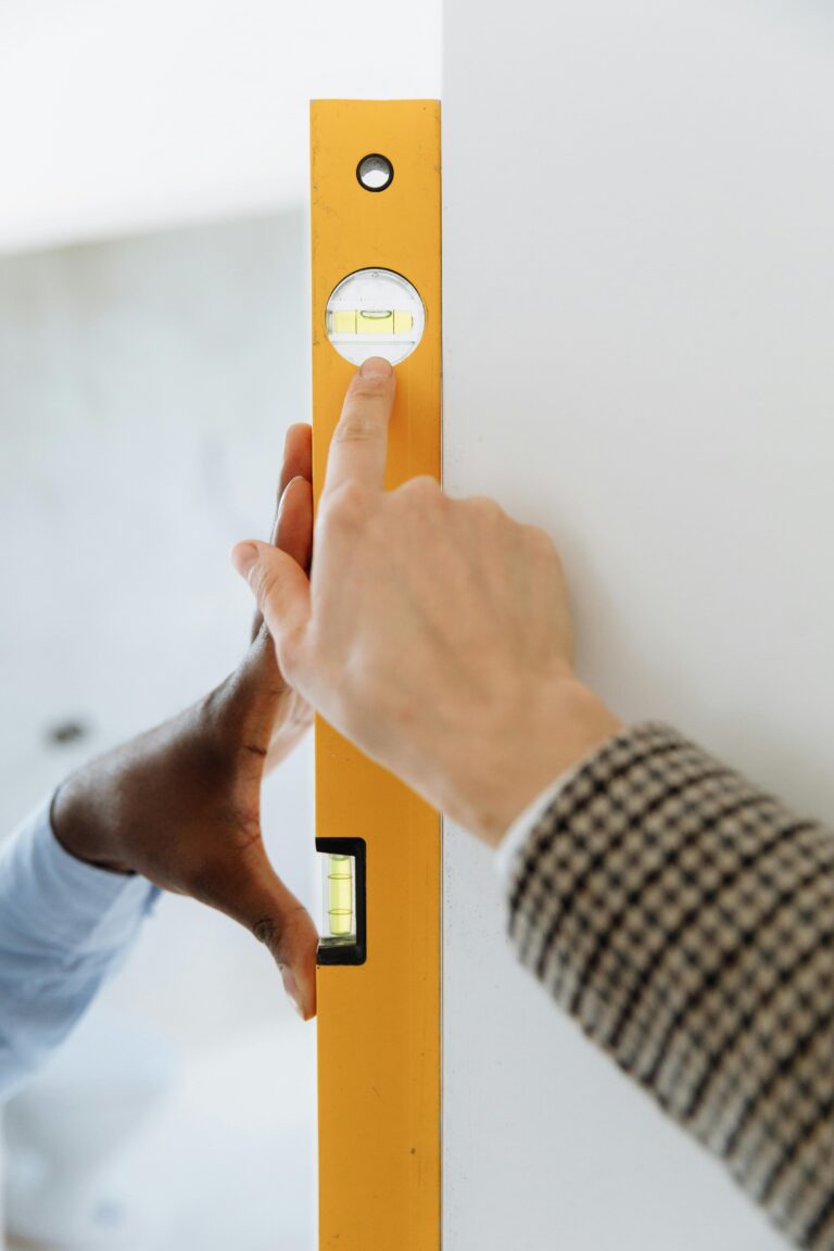 Spirit Level vs. Laser Level: Which One Should You Use?