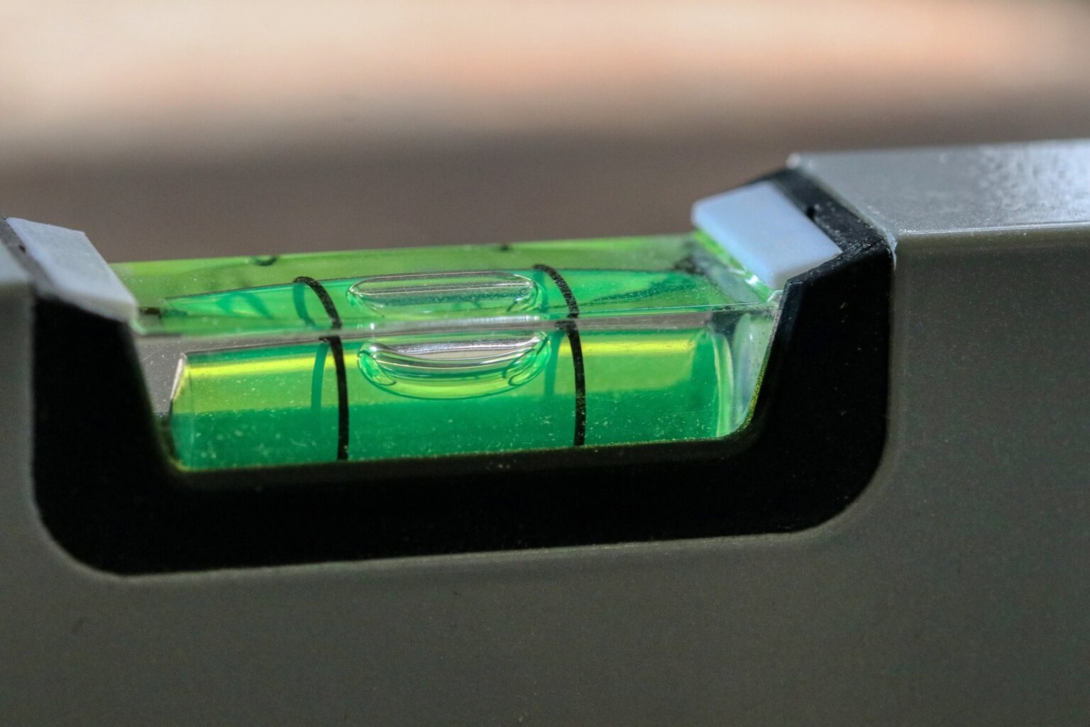 Spirit Level vs. Laser Level: Which One Should You Use?