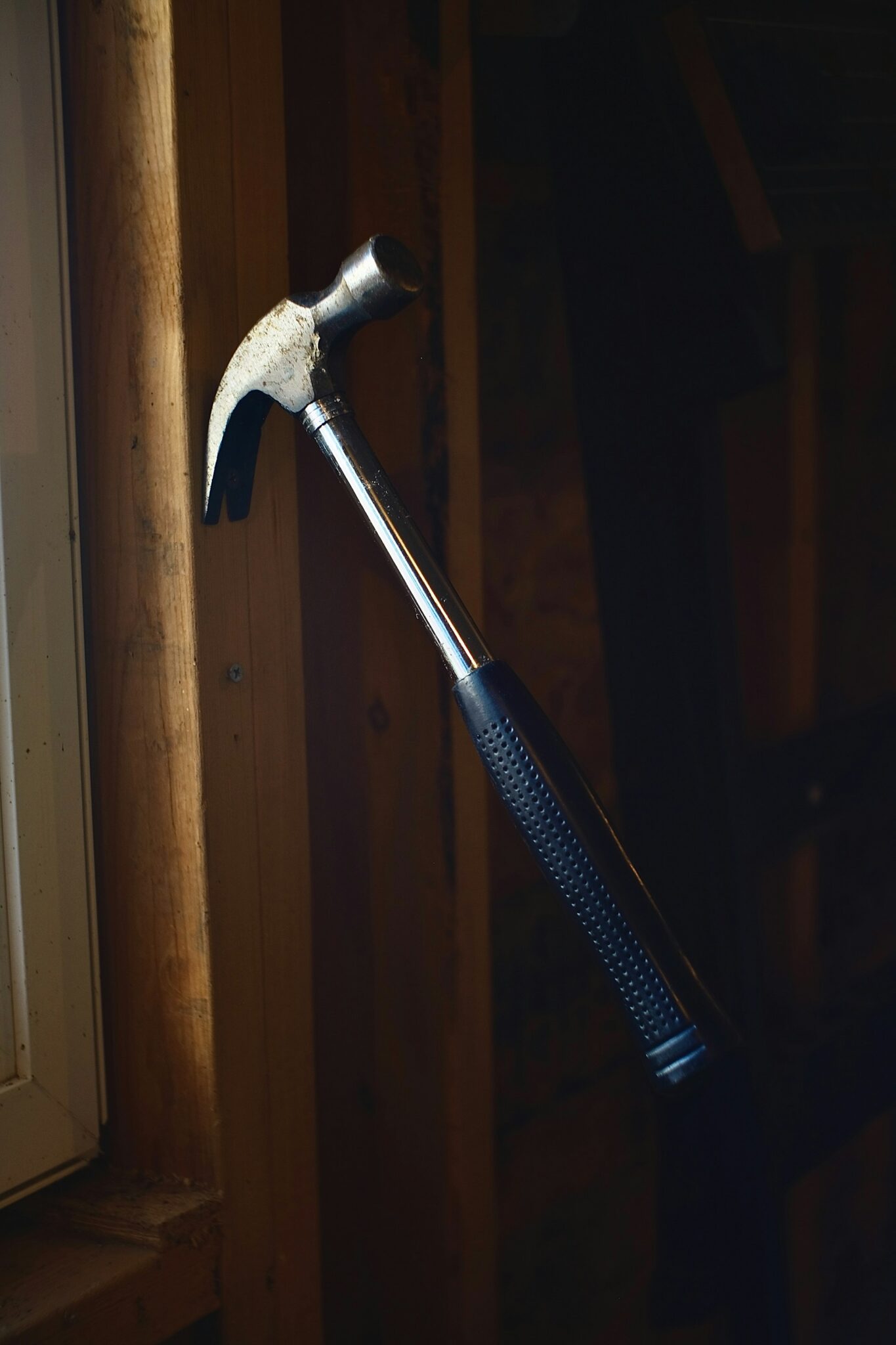 The Essential Guide to Choosing the Right Claw Hammer